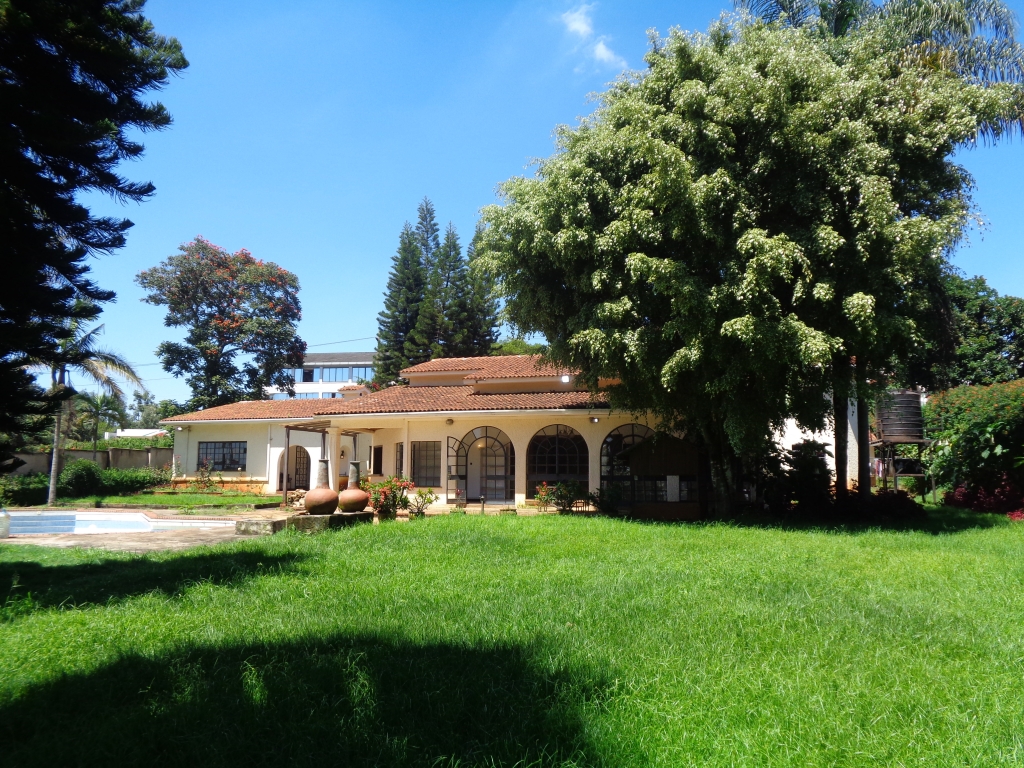 7 bedroom ambassadorial House + Dsq at Loresho Grove - Villa Care Kenya